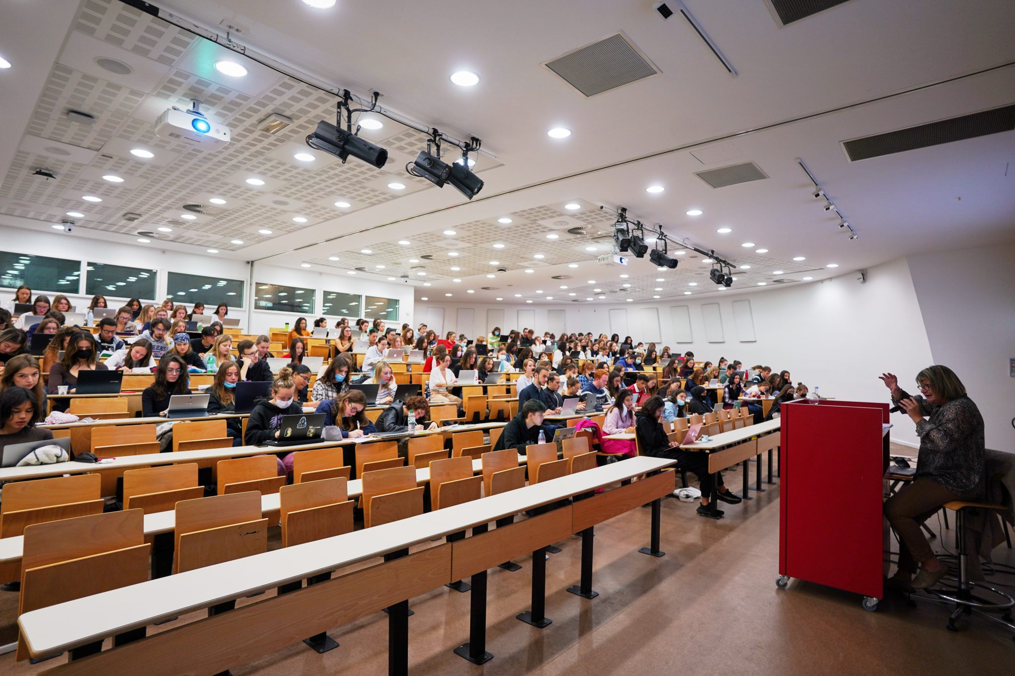 Amphithéâtre Jean-Paul II - Université Catholique de Lyon